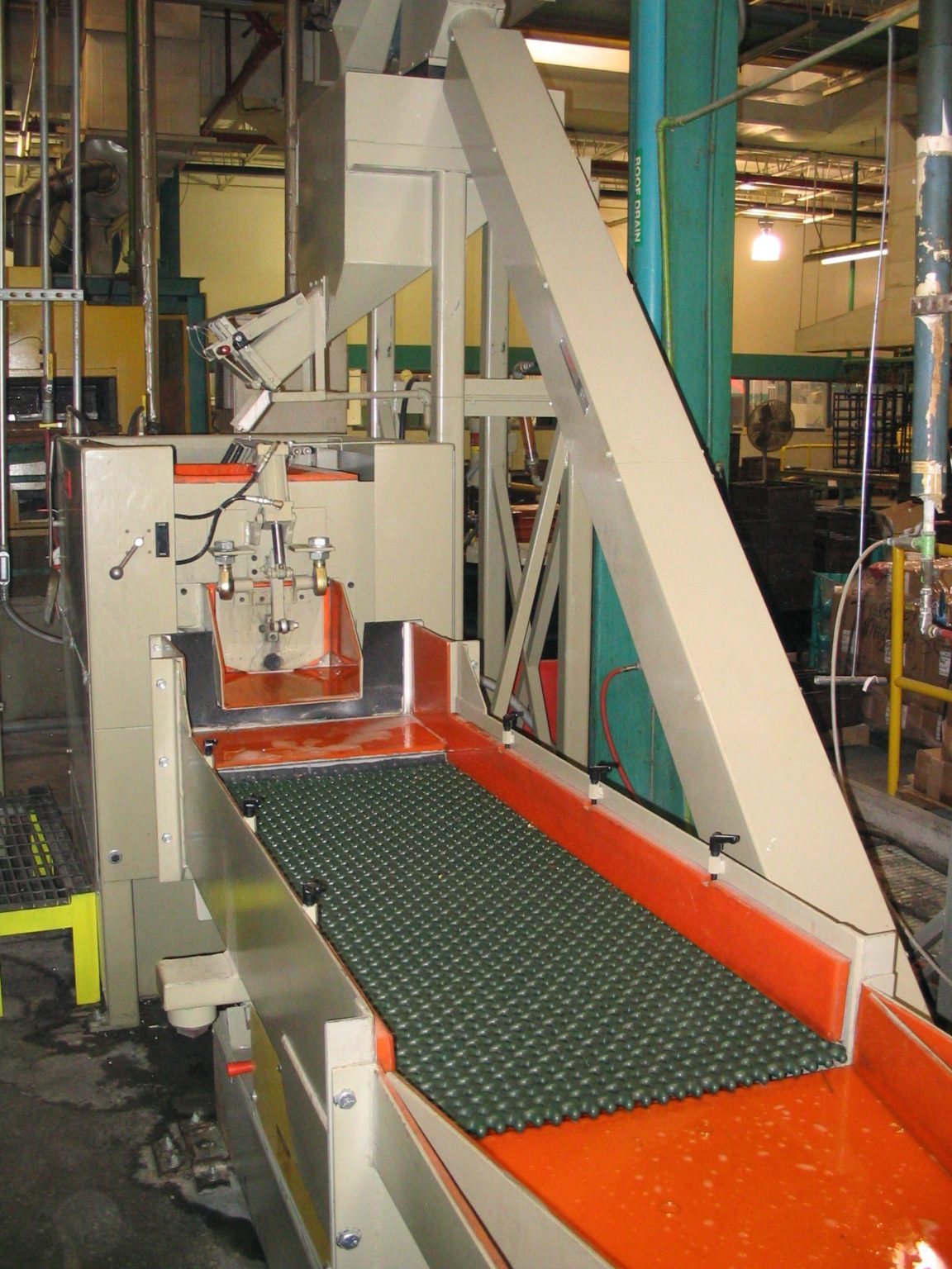 Continuous Vibratory Deburring Systems | Advanced Deburring